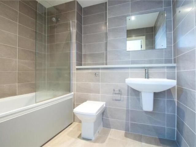 1 bedroom flat for rent in Michigan Point Tower A, 9 Michigan Avenue, M50