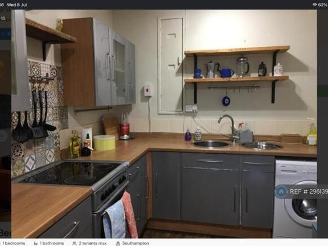 1 bedroom flat for rent in Millbrook Road East, Southampton, SO15