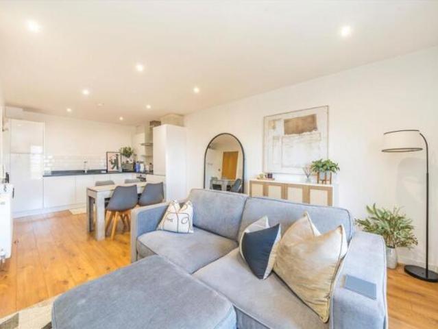 1 bedroom flat for rent in Milner Road, Wimbledon, SW19