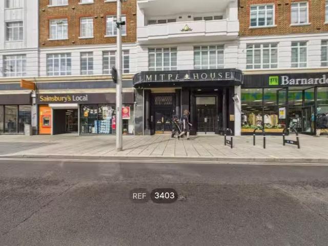 1 bedroom flat for rent in Mitre House, Western Road, Brighton.