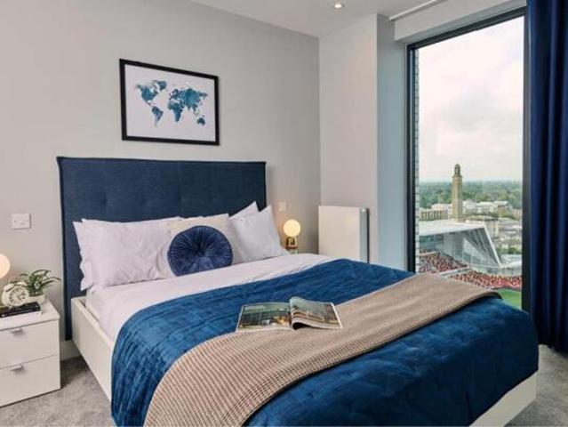 1 bedroom flat for rent in Momento Kew Bridge, TW8