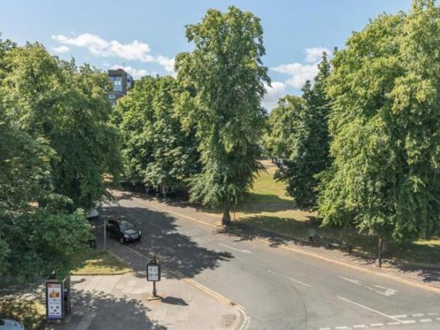 1 bedroom flat for rent in Montpellier Parade, Harrogate, Yorkshire, HG1