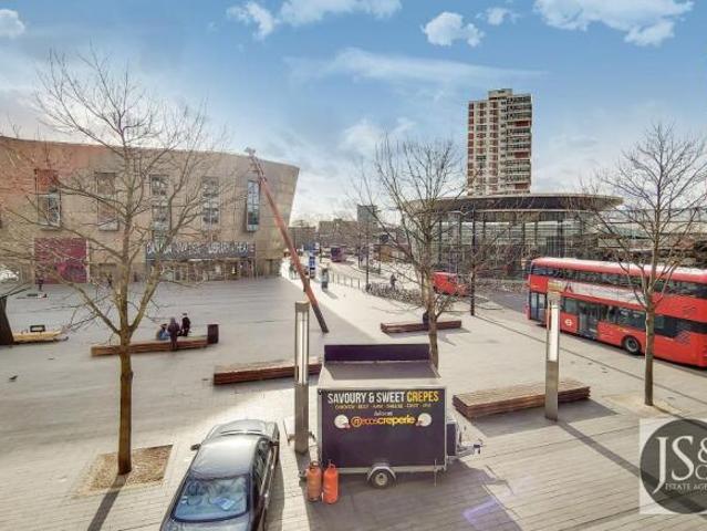 1 bedroom flat for rent in Montreal House, Surrey Quays Road, Canada Water, London, SE16 7AP, SE16