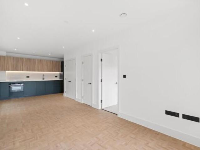 1 bedroom flat for rent in Monarch Square, Clapham Junction, SW11