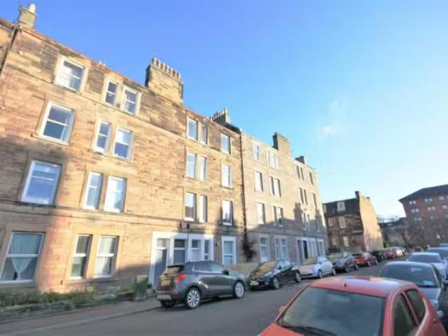 1 bedroom flat for rent in Moat Terrace, Slateford, Edinburgh.