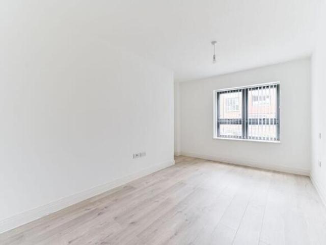 1 bedroom flat for rent in More Close, Croydon, Purley, CR8