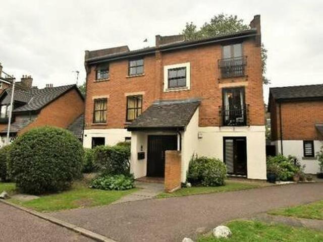 1 bedroom flat for rent in Moriatry Close London N7
