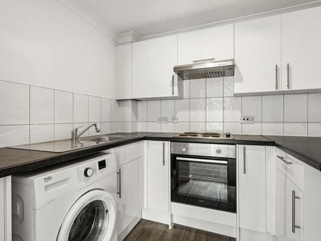 1 bedroom flat for rent in Mornington Road, Leytonstone, E11