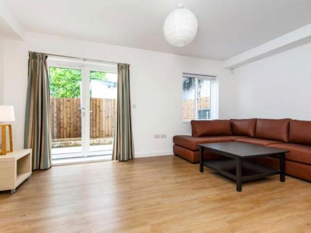 1 bedroom flat for rent in Mossbury Road, Battersea, SW11