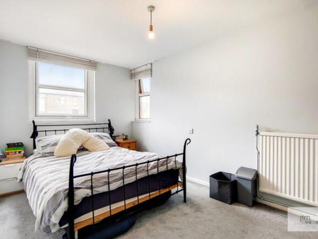 1 bedroom flat for rent in Mowatt Close, N19