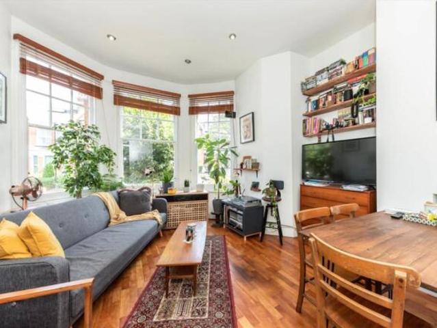 1 bedroom flat for rent in Muswell Avenue, London, N10
