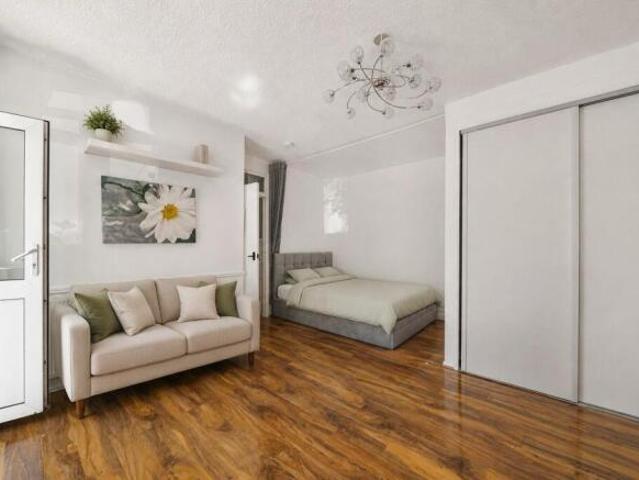 1 bedroom flat for rent in Neckinger Estate, Bermondsey, SE16