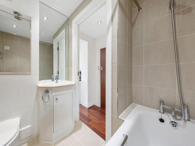 1 bedroom flat for rent in Nell Gwynn House, Sloane Square, London, SW3