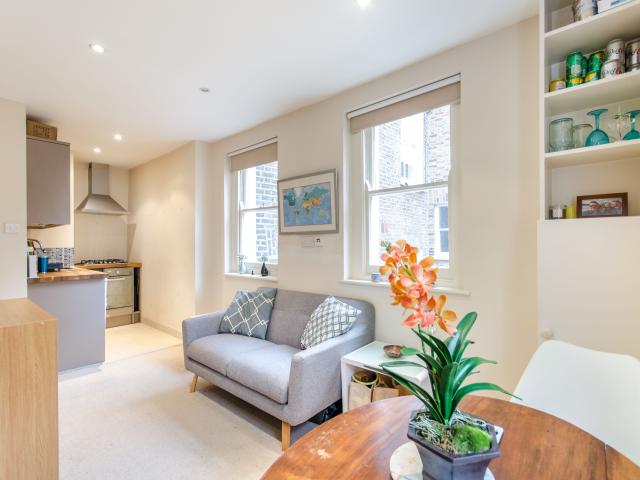 1 Bedroom Flat for Rent in Nevern Square | Foxtons