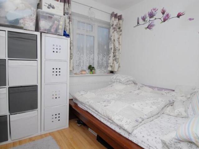 1 bedroom flat for rent in New Close, Colliers Wood, London, SW19 2SY, SW19