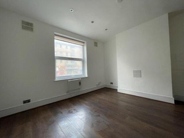1 bedroom flat for rent in New Cross Road, London, SE14 6AG, SE14
