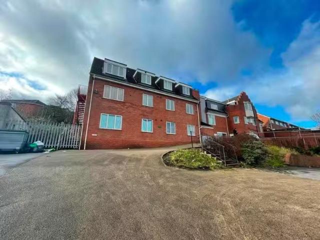 1 bedroom flat for rent in New Birmingham Road, Oldbury, West.