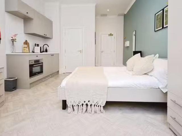 1 bedroom flat for rent in New build luxury apartment with bil.