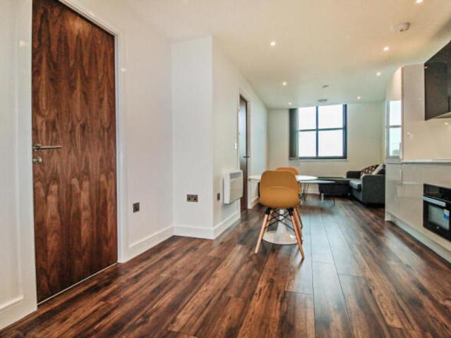 1 bedroom flat for rent in New Eton House, Bath Road, Slough, SL1
