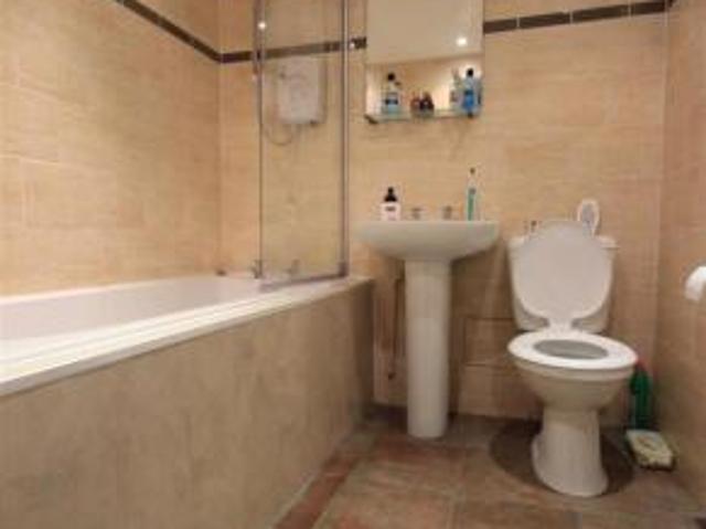 1 bedroom flat for rent in New Kirk Road, Bearsden, G61
