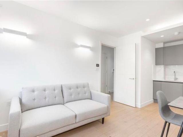 1 bedroom flat for rent in New Horizons Court, London, TW8