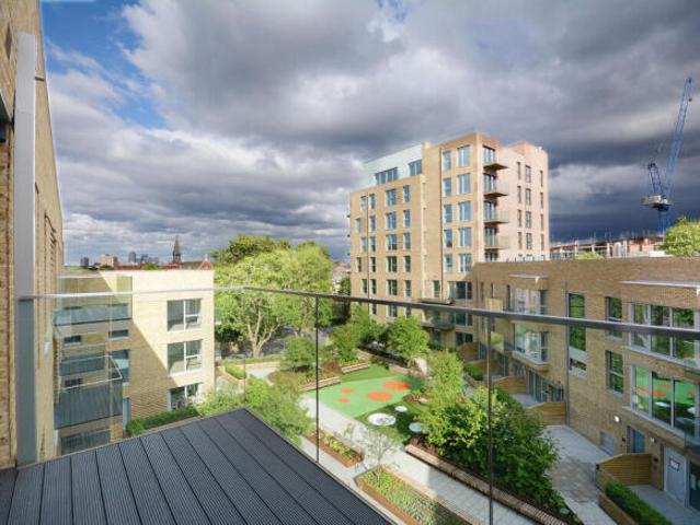 1 bedroom flat for rent in New Paragon Walk, Elephant and Castle, London, SE17