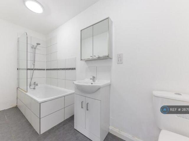 1 bedroom flat for rent in New Road Avenue, Chatham, ME4