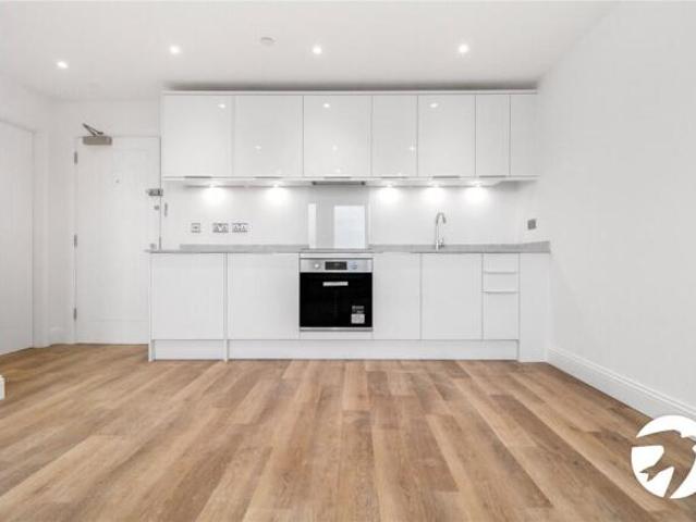 1 bedroom flat for rent in New Road, Gravesend, Kent, DA11
