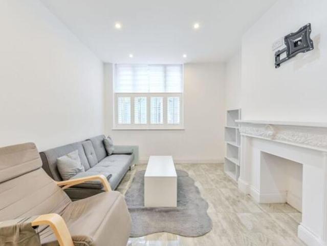1 bedroom flat for rent in Newell Street, Limehouse, London, E14