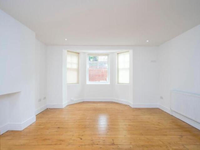 1 bedroom flat for rent in Newick Road, Lower Clapton, Hackney, London, E5