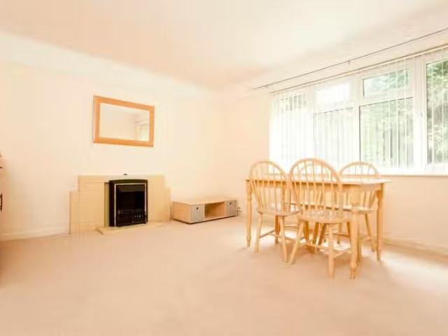 1 bedroom flat for rent in Newly refurbished 1 Bed Westbourne.