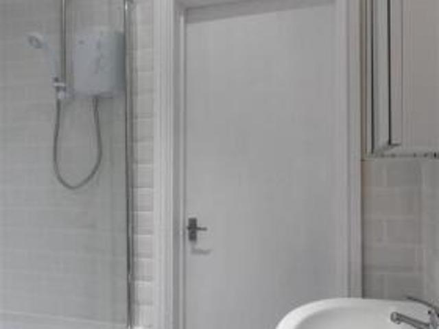 1 bedroom flat for rent in Ninian Road, Roath Park, CF23