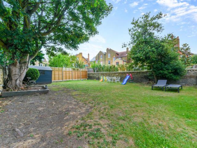1 bedroom flat for rent in Nightingale Mansions, SW12