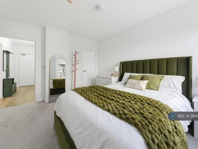 1 bedroom flat for rent in North Woolwich Road, London, E16