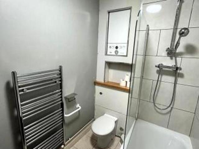 1 bedroom flat for rent in North Clive Street, Cardiff, CF11