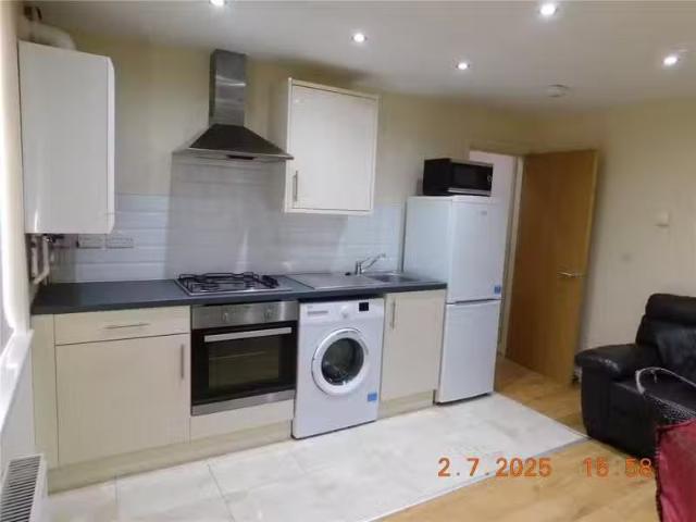 1 bedroom flat for rent in North Road, Gabalfa, Cardiff, CF14