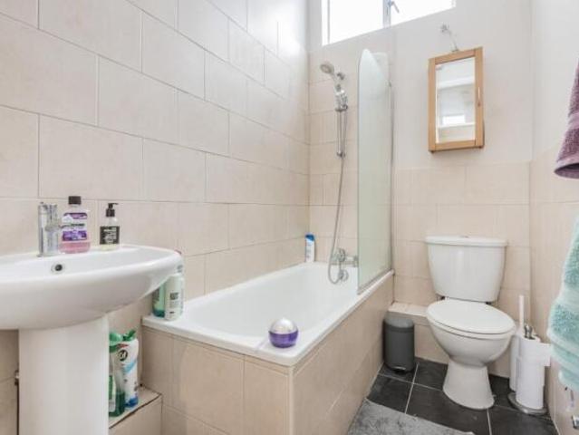 1 bedroom flat for rent in Northcote Road, Battersea, London, SW11