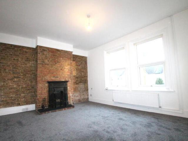 1 bedroom flat for rent in Northcourt Road, Worthing, BN14