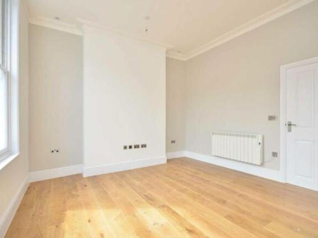 1 bedroom flat for rent in Norwood Road, London, SE24