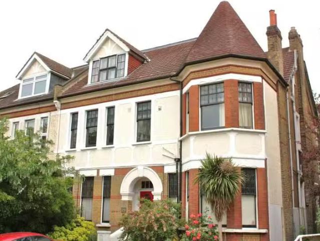 1 bedroom flat for rent in Normanton Road, South Croydon, CR2
