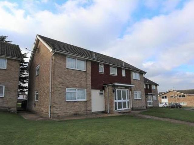 1 bedroom flat for rent in Oakleaf Drive Polegate BN26