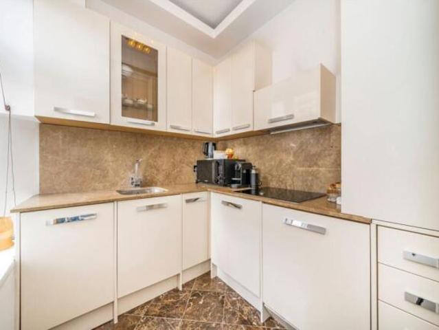 1 bedroom flat for rent in Old Court Place, Kensington, W8