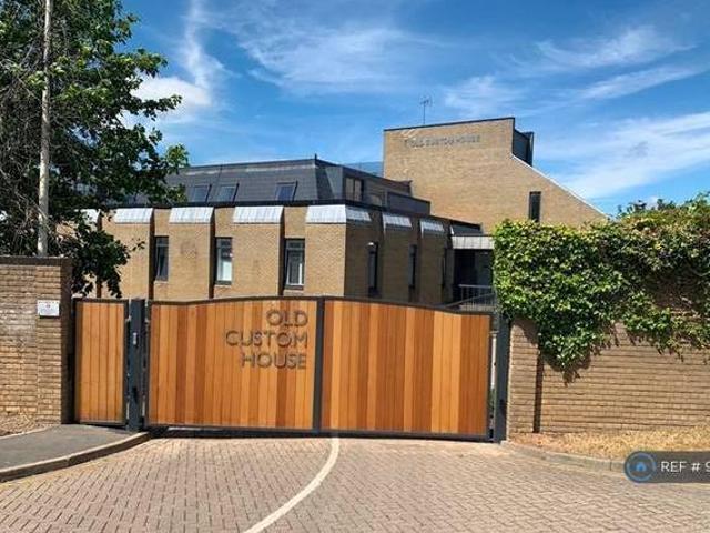 1 bedroom flat for rent in Old Custom House Harwich CO12