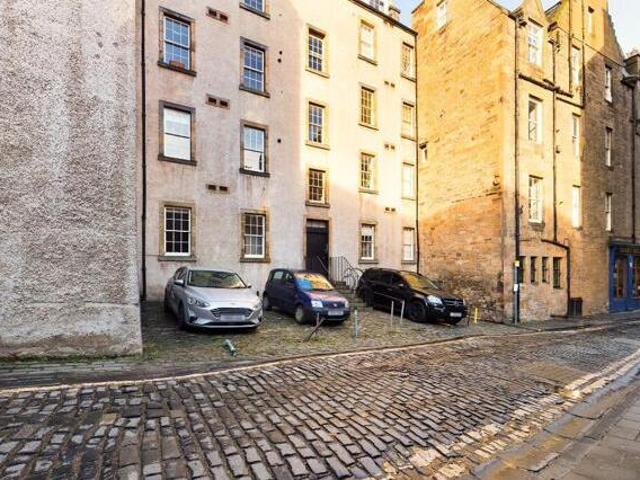 1 Bedroom Flat For Rent In Old Town, Edinburgh