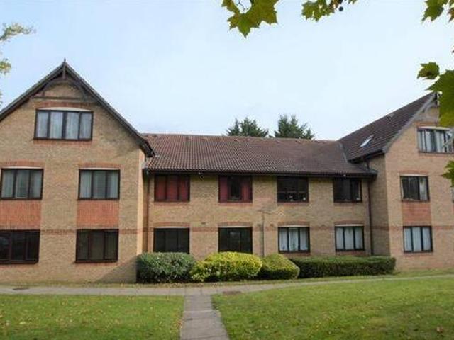 1 bedroom flat for rent in One Bedroom Ground Floor Flat with Allocated Parking Durham Avenue Brom