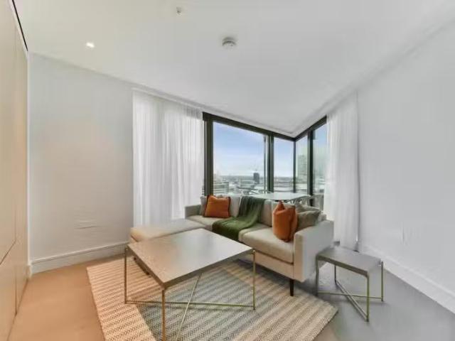 1 bedroom flat for rent in One Bishopsgate Plaza, 80 Houndsdit.