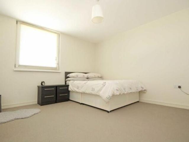 1 bedroom flat for rent in Orchard Road, Richmond, TW9