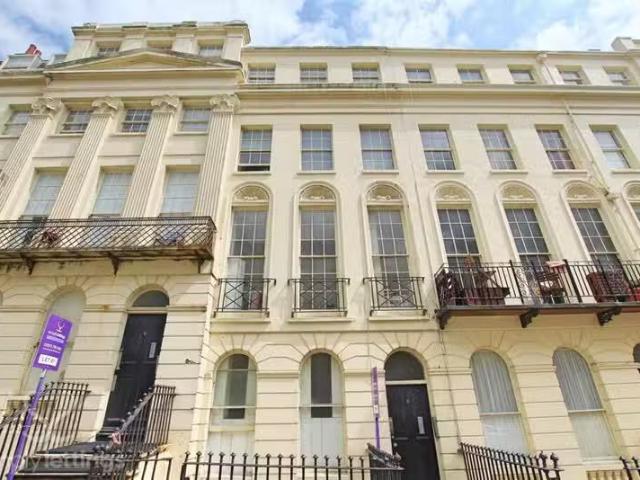 1 bedroom flat for rent in Oriental Place, Brighton, BN1