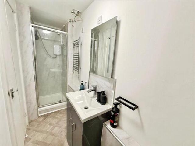 1 bedroom flat for rent in Oriental Place, Brighton, East Sussex, BN1