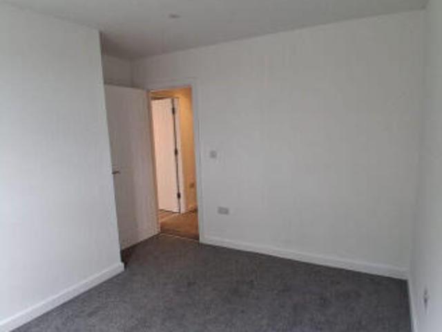 1 bedroom flat for rent in Oval Gardens, Hunslet, LS10